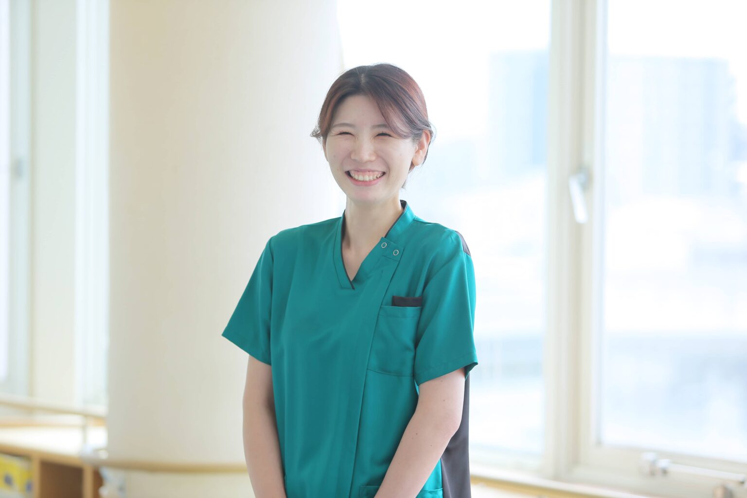 言語聴覚士インタビュー｜少人数のSTチームで学ぶ、急性期から維持期まで幅広いリハビリ｜えびえ記念病院 採用サイト